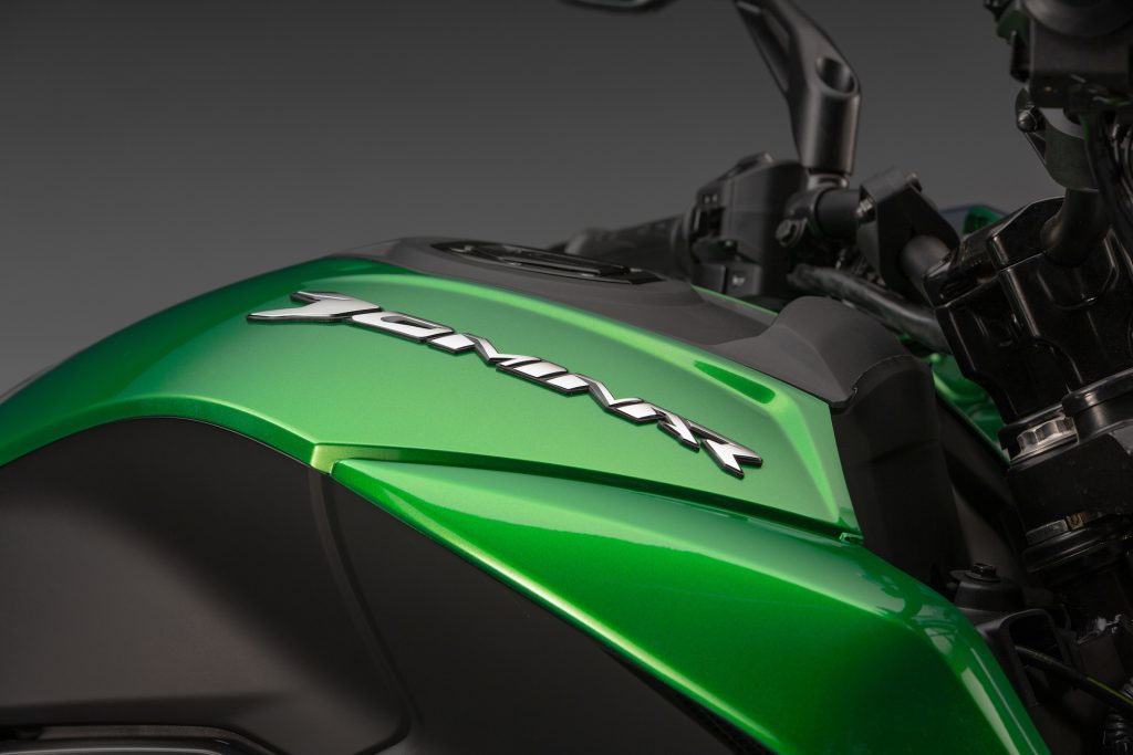 Dominar 400 - Triple Bajaj